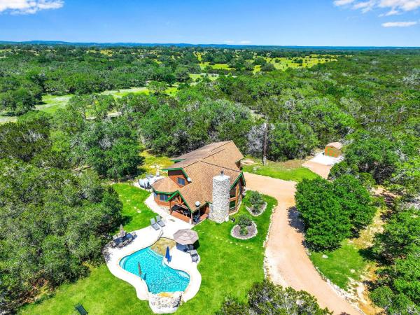 Rim Rock Cabin - Texas