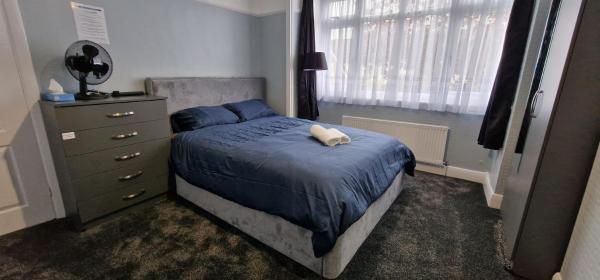 Rowan Crescent's Luxury Stay-in 2 - Croydon, UK