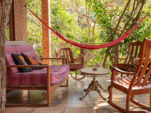 2 Bedroom Apartment In Lush Garden, 3 Blocks From Beach And Center Of San Juan - San Juan del Sur