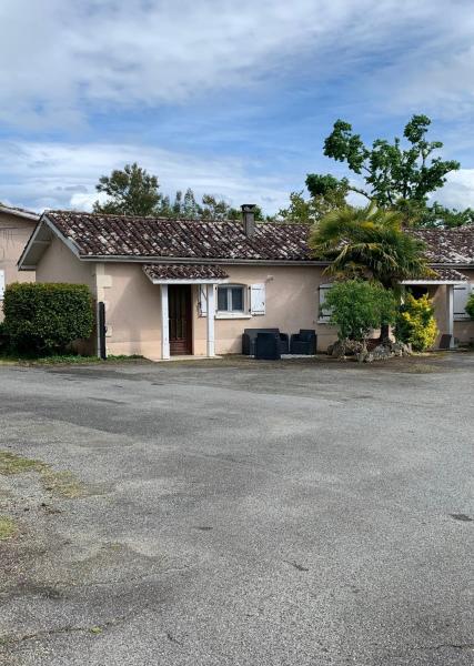 Petite Maison Dans Un Village Du Gers - Nogaro