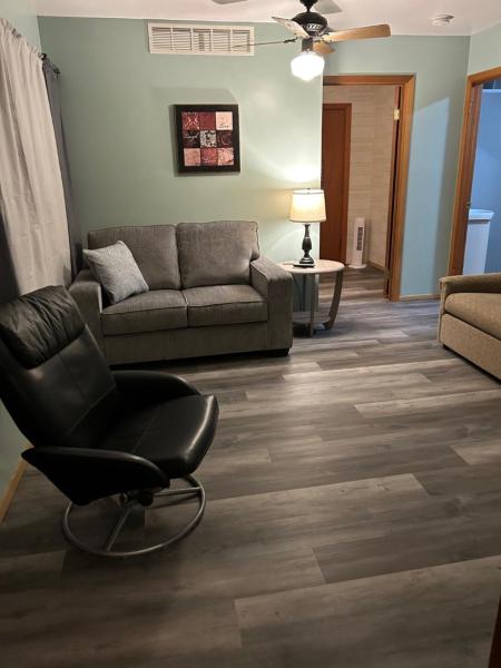 Lodge 305 Complete Fully Furnished House - Kansas