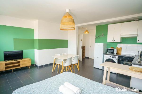 Escale-marne Fr - 201 - Free Parking - Free Luggage Storage - All Equipped - Linen Included - Washing Machine - Luxury Emma Mattress 160x200 - 10mn Walk Métro 8 - Rer A - Panoramic View - From 1 To 6 Guests - Maisons-Alfort