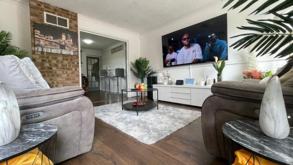 Lovely 3 Bedroom House Near City Centre - Basildon - Basildon