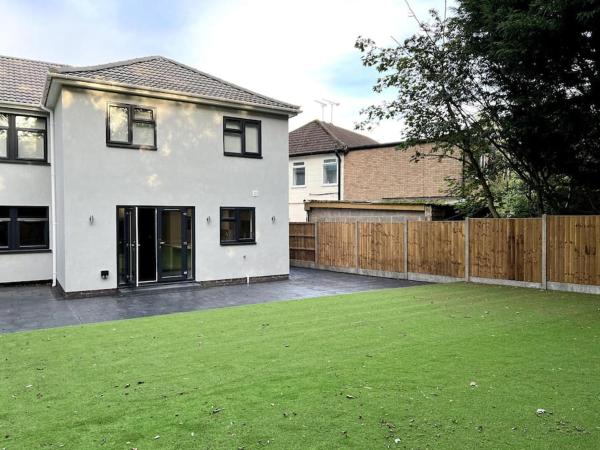 4 Bedroom House Coventry Sleep 7 With 3 Parking Spaces - Kenilworth, UK