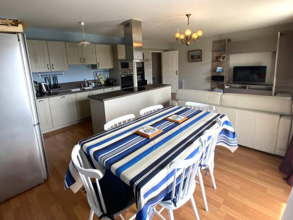Appartement Au Calme Avec Wifi, Balcon, Parking Au Centre De Perros-guirec, à 500m Des Commerces - Fr-1-368-420 - Perros-Guirec