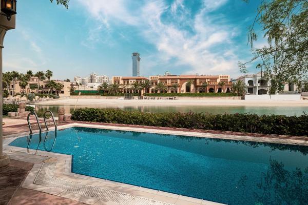 Beachfront Dubai Villa For 10 Guests With Full Kitchen & View - Dubai