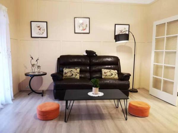 Charming1886 - Hunters Hill