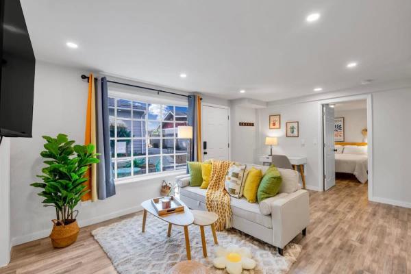 Secret & Cozy Renovated Cottage Near Costco I99 - Shoreline, WA