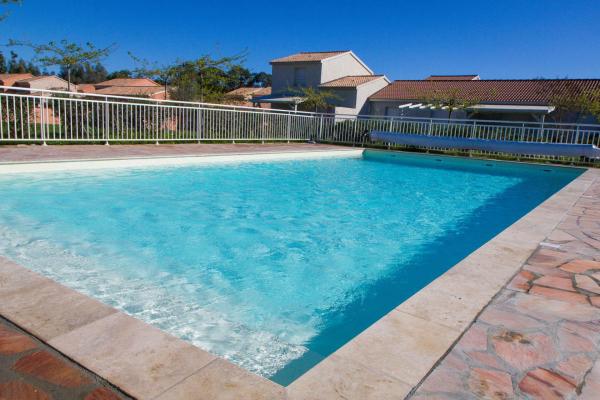 Villa Climatisée T3 Piscine Chauffée Accès Direct à La Plage De Prunete - Haute-Corse