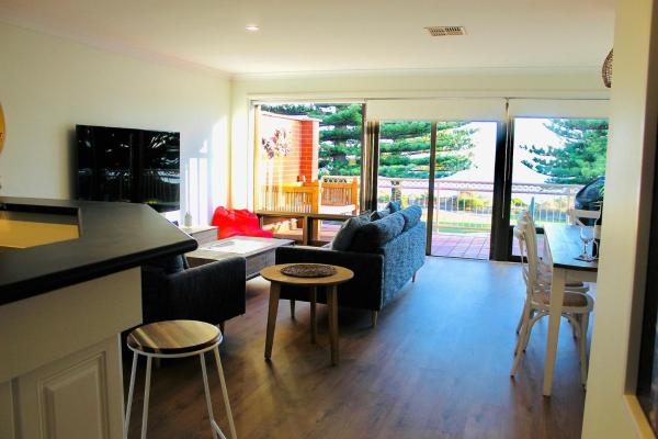 Vista Victor Harbor Beachfront Apartment No 4 - Victor Harbor