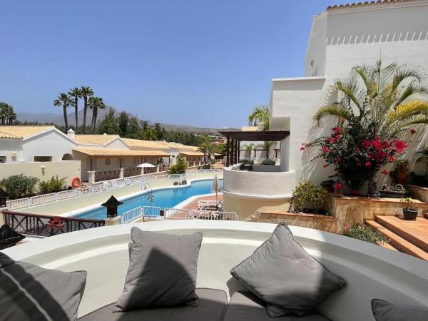 Luxury, Boutique Two-bedroom Modern Townhouse With Golf Views - Los Cristianos