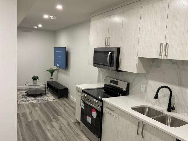 Cozy Newly Built 1 Bedroom Suite - Calgary