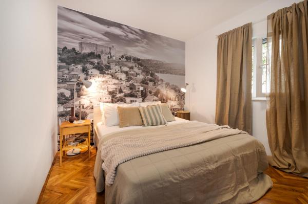 Charming Renovated Apartment Next To The Sea - Szybenik
