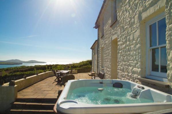 Upper Porthmawr - 5 Bedroom Cottage - Whitesands - Whitesands Bay