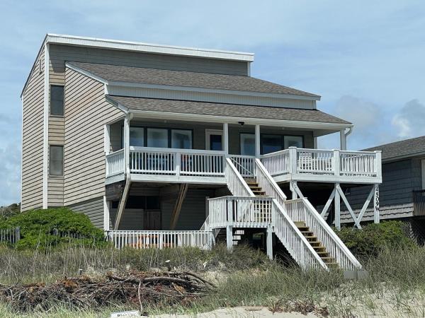 Happy Feet - Holden Beach, NC