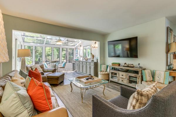 Modern Hilton Head Retreat Walk To Beach And Golf! - South Carolina