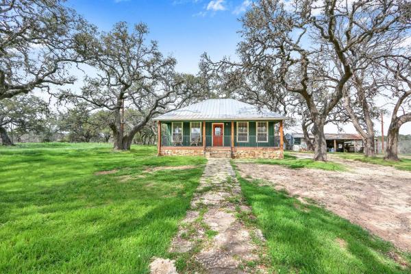 Lighthouse Hill Ranch - Green House - Johnson City, TX