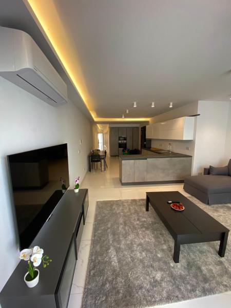 Tigné Sliema Three Bedrooms Apartment - Valletta