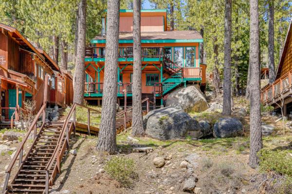 Waterfront Truckee Cabin On Donner Lake! - Truckee, CA