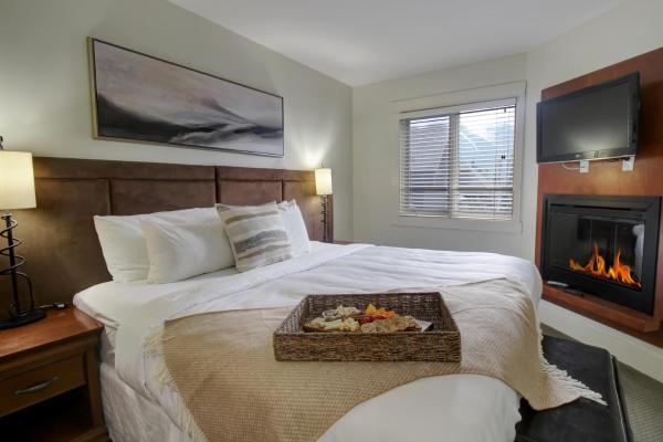 Marvellous Mountain Condo Pool & Hot Tub - 캔모어