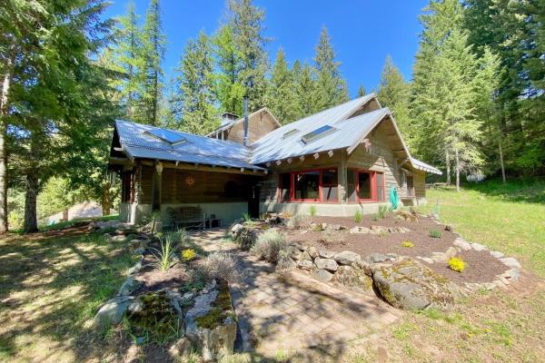 Eureka Lodge - Hope, ID