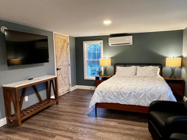 Turner Park Suite - Watkins Glen, NY