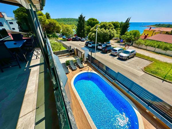 Niko - Big Apartment With Stunning Sea View And Pool - Pula