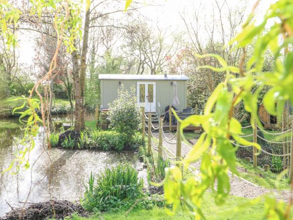 Damsel Shepherds Hut - Norfolk