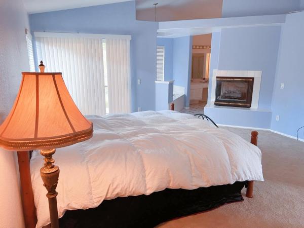 Comfy Master Room - Rialto, CA