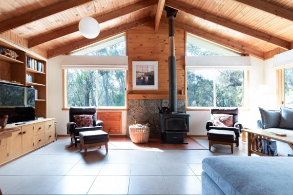 The Blue Bush Shack In Binalong Bay - St Helens