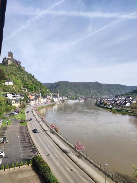 Panorama Oase Ferienwohnung Mit Blick Auf Mosel Und Reichsburg - Cochem