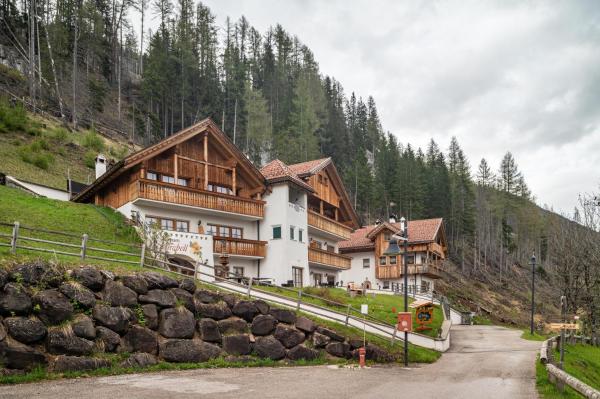 Apartments Mirabell - Corvara, BZ, Italy