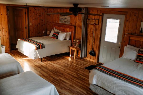 Cabin W/queen Bed, Kitchenette, Sofa Sleeper - Wyoming