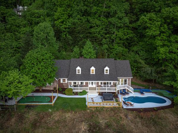 Massive Asheville Compound A Memorable Experience - Caroline du Nord
