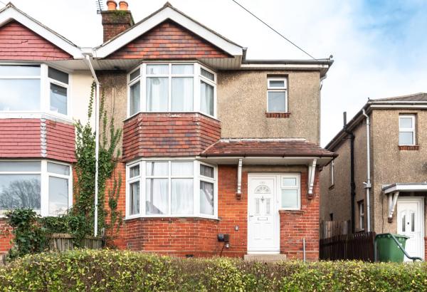 6 Beds In 4 Bedrooms House - Southampton, UK