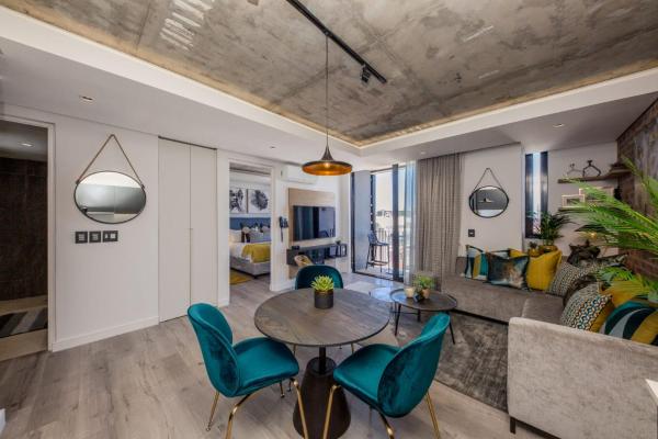 Urban Signature - Camps Bay