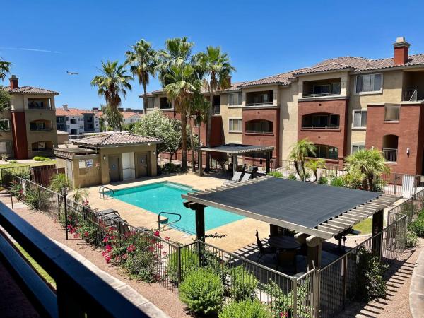 Gated Condo Heated Pool Spa Gym Near Zoo - Arizona