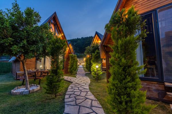Denize 100 Metre, Havuzlu Lüks Bungalow - Adrasan