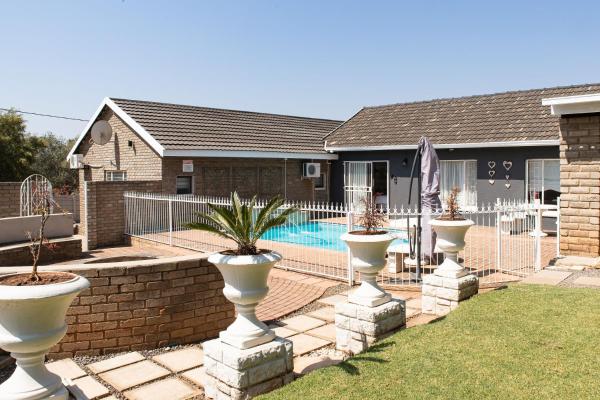 @Home Guest House - Zeerust