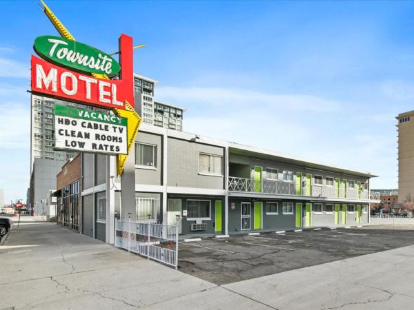Charming Mid-century Motel 8 -