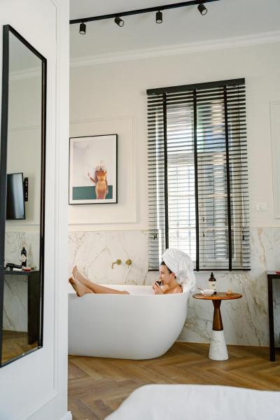 Damson Classic Suite - Jerusalem