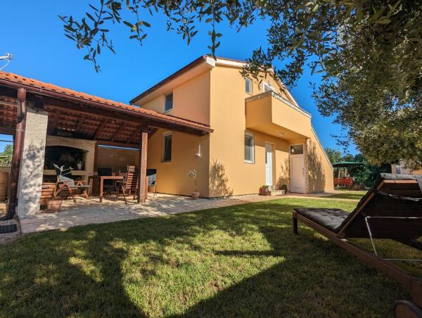 Casa Martinica - House With 2 Apartments - Ližnjan