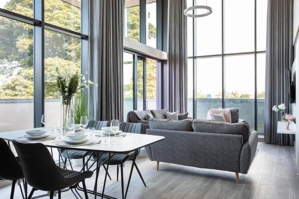 Skyline Serenity: Exquisite 3-bedroom Ultra-luxury Penthouse - Carrickfergus
