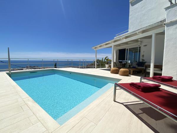 Villa Sitges Altavista. Breathtaking View. Beach 10 Min Walk. A / C South. - Sitges