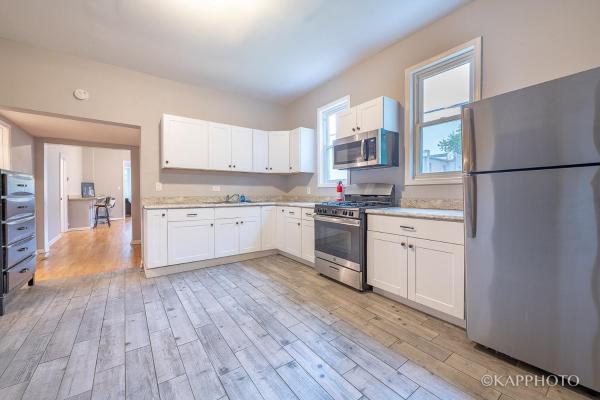 Wonderful Home Close To Downtown Chicago - Free Parking - Chicago, IL