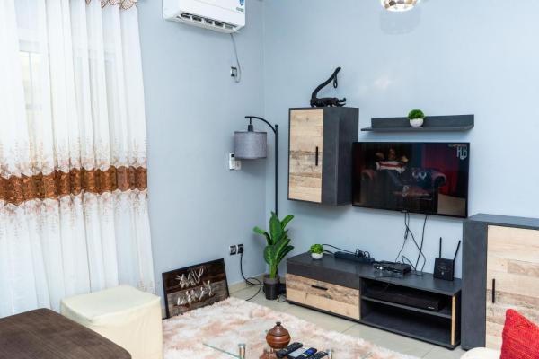 Eg Studio-carrefour Istama-sable Bonamoussadi, 0m From Road, Cash Or Paypal Only - Douala