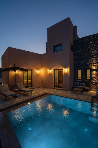 Golden Moments Luxury Stone Villas A - Santorini