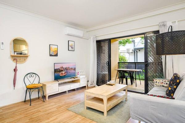 Burwood Near Train & Shopping & Park With Car Park - Accor Stadium