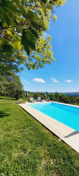 La Croix Des Landes Gîte Ou Chambre D'hôte Avec Piscine à Chouvigny - Auvergne