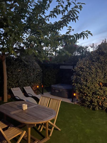 Mazet Des Orchidées - Gîte 4 Personnes 50 M2 - Jardin, Spa Privé De Pâques à Fin Septembre - Indépendant - Stationnement Privé - Vias